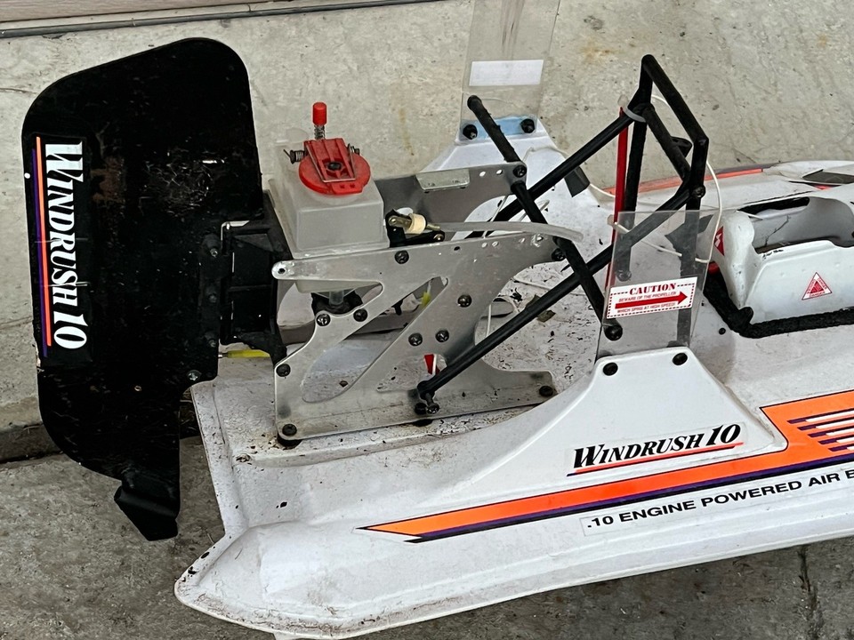 Vintage Kyosho Windrush 10 Rc boat with GS11X Motor And Futaba Servos ...