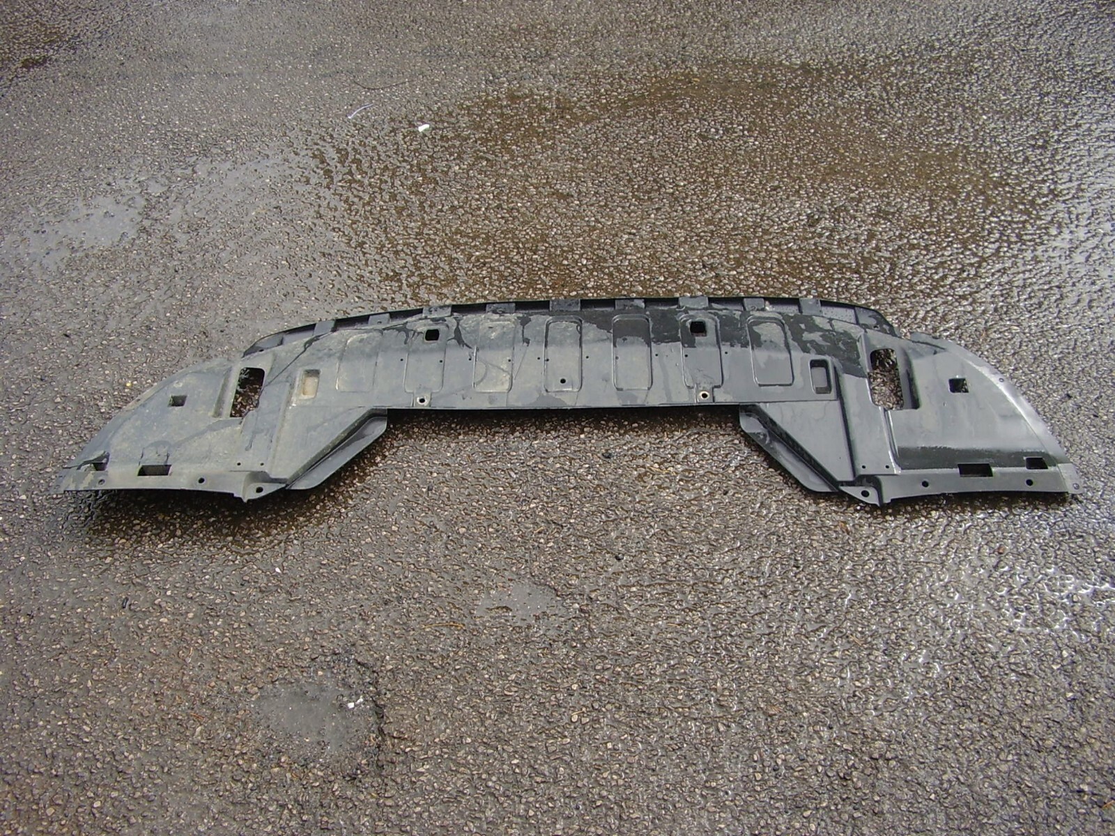 Genuine Mitsubishi engine cover 5370B626 | eBay