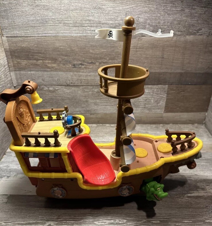 Disney's Jake and the Neverland Pirates Musical Bucky Talking Pirate ...