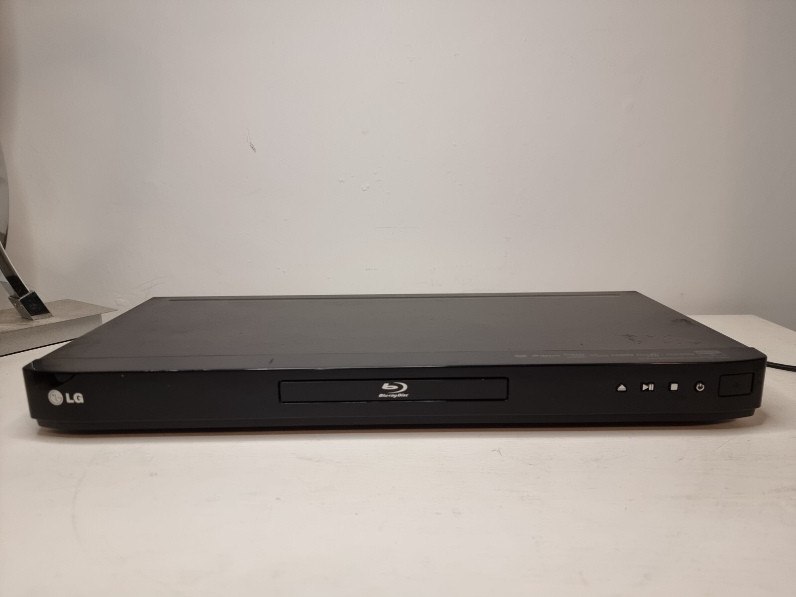 LG BD550 Blu-ray Disc And DVD Player With USB Input 1080p Full HD and ...