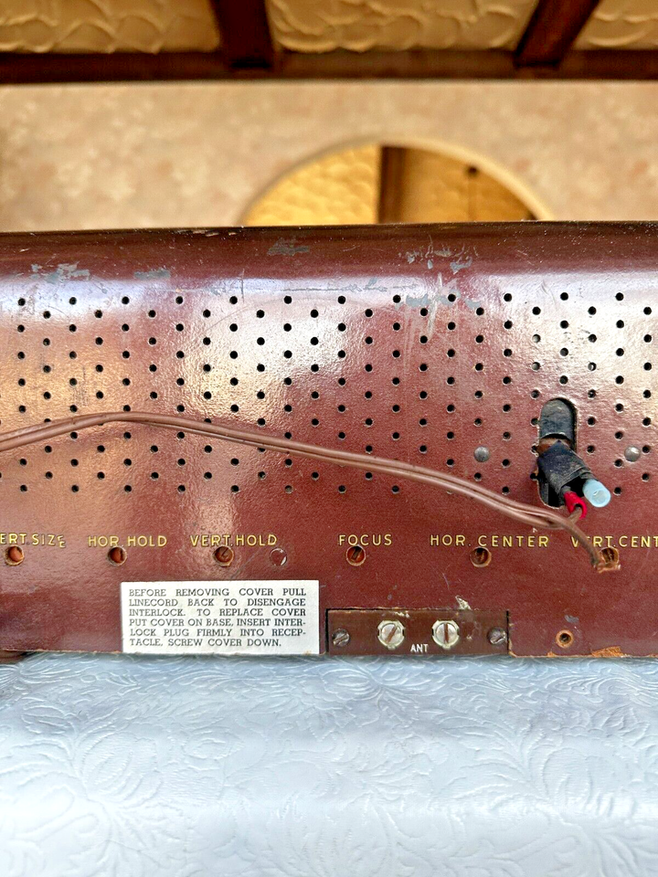 Vintage 1949 Pilot TV-37 3" Television + Rare Screen Magnifier + Manual ...