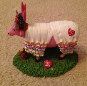 I LOVE LUCY - COW-LLECTIBLE Cow Figure - #1,832 OF 3,500 "BE A PAL ...