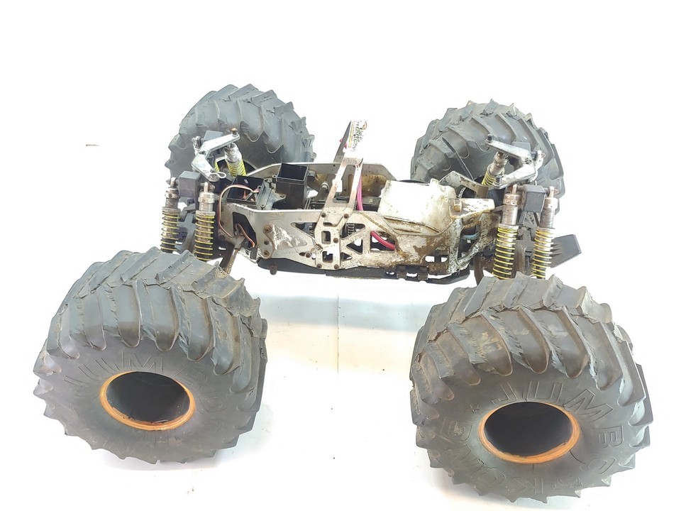 *DIRTY* Duratrax Warhead 1/8 4x4 Nitro RC Monster Truck Roller Rolling ...