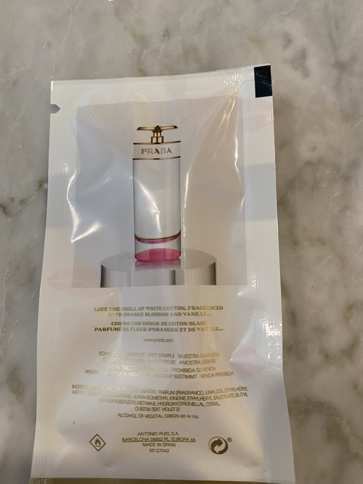 Prada Candy Kiss 1.5 ml 0.05 Fl Oz Eau De Parfum Natural Spray Sample ...