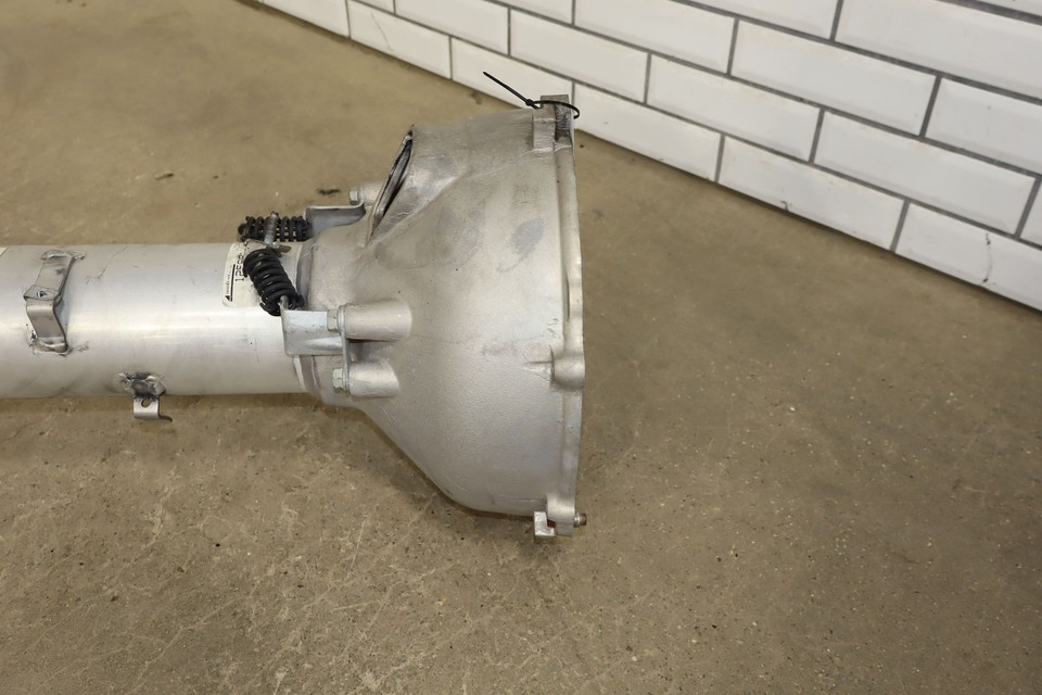 2005 C6 Corvette 6.0L LS2 Automatic Transmission Torque Tube Driveline ...