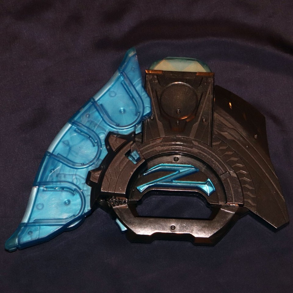 ULTRAMAN Z DX Ultra Z Riser Morpher 9p Medals 2p Accses Card Geed ...