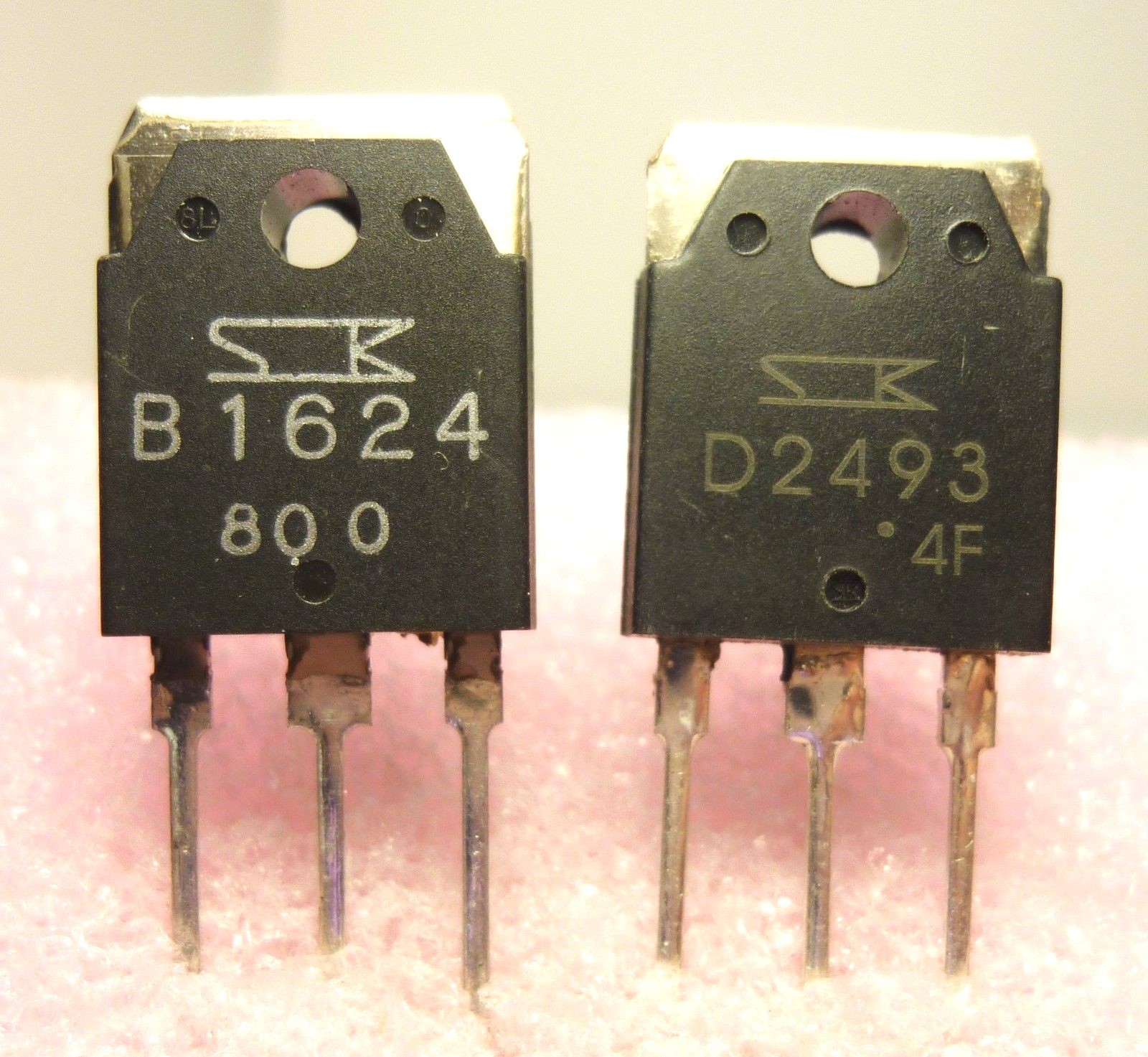 2SB1624 & 2SD2493 / TRANSISTOR / 2 PIECES , 1 PIECE OF EACH TRANSISTOR ...