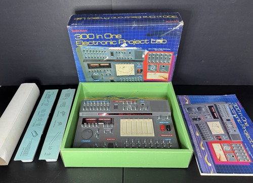 Radio Shack 300 in One Electronic Project Lab Science Fair Kit w ...