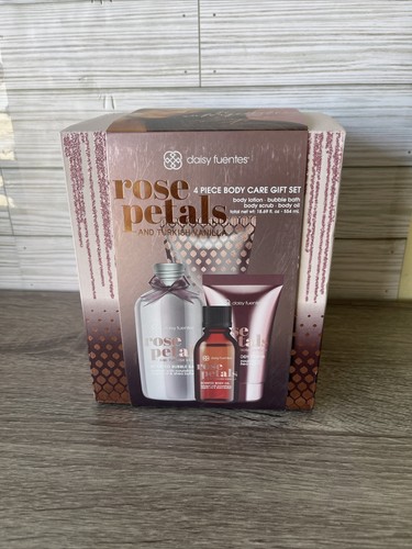 Daisy Fuentes Body Care Gift Rose petals 4 pcs RARE | eBay