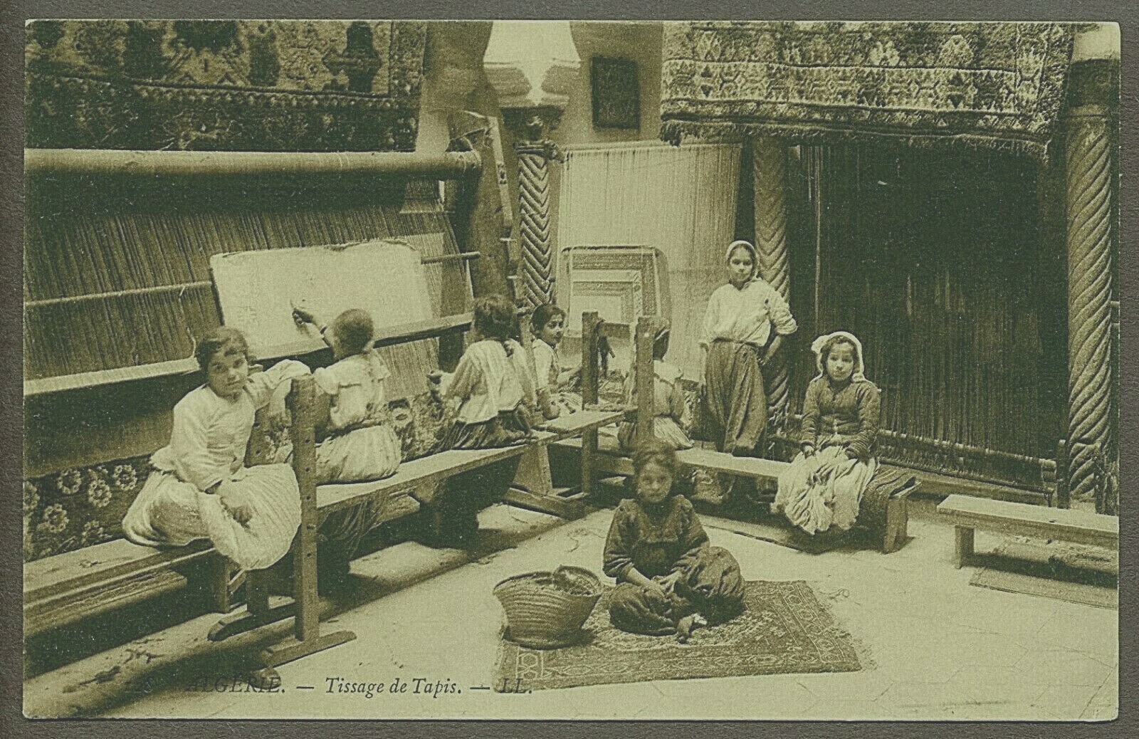 "ALGERIE, TISSAGE DE TAPIS" Weaving Carpets, Algeria, Africa ...