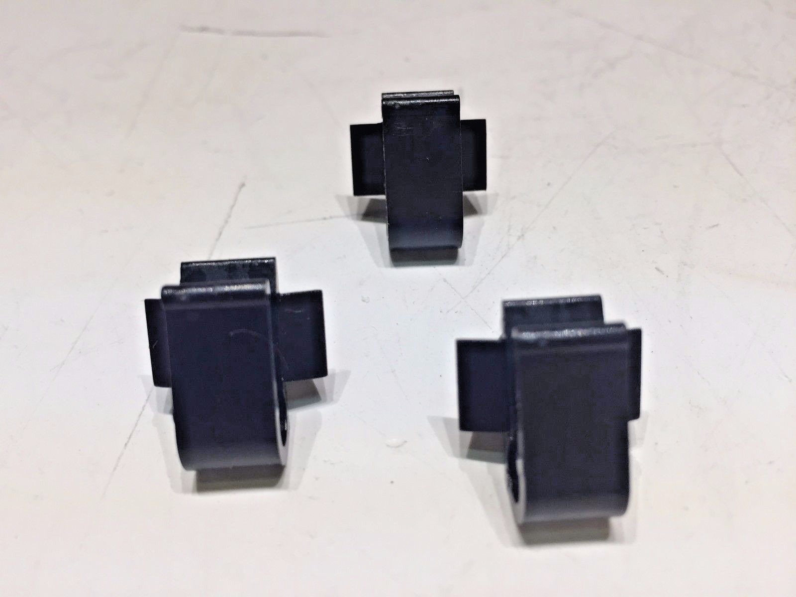 Mercedes OEM Set of 3 Bumper AMG Mesh Grille Fastener Clip 0029885181 ...