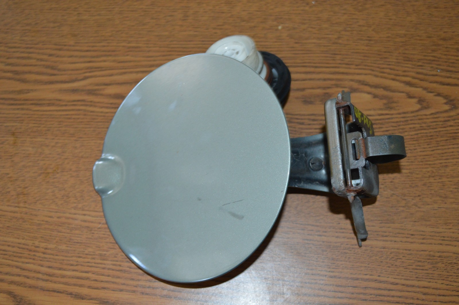 06-09 FORD FUSION/MERCURY MILAN GAS CAP WITH LID PAINT CODE D2 LIGHT ...