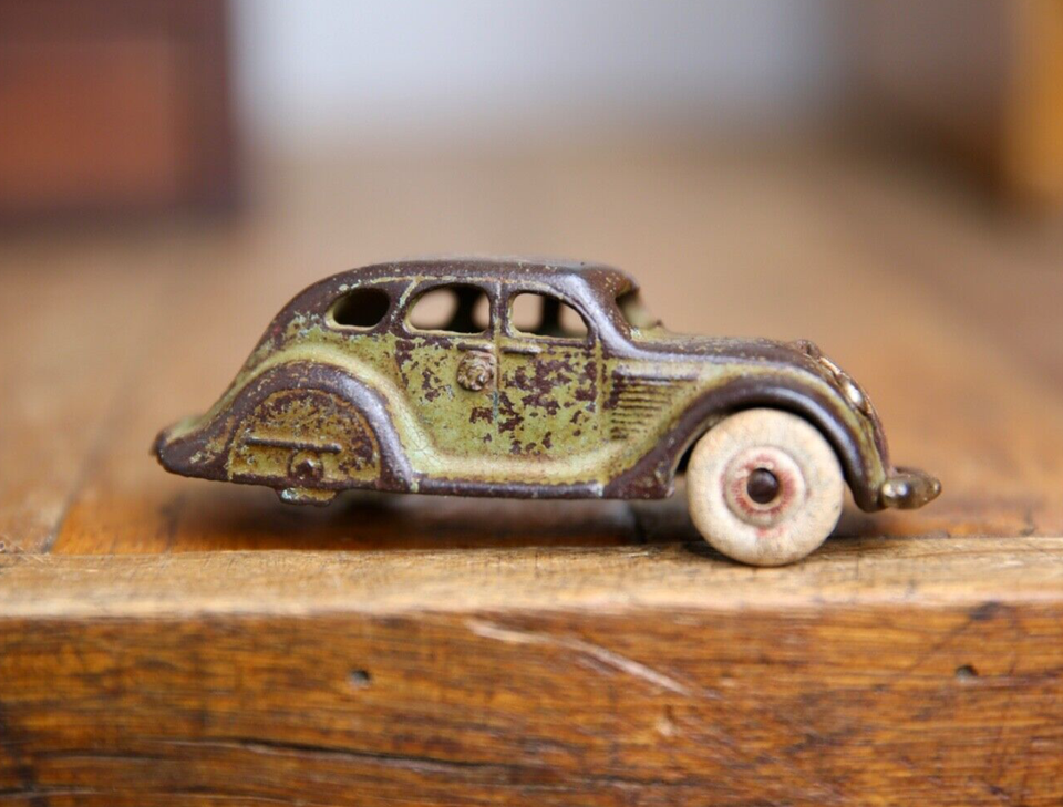 Vintage Arcade Cast Iron Chrysler Airflow Sedan toy Car Antique ...