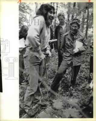 1979 Press Photo Inventor Shelley Dibble & Dr Howard Hintz taking soil ...