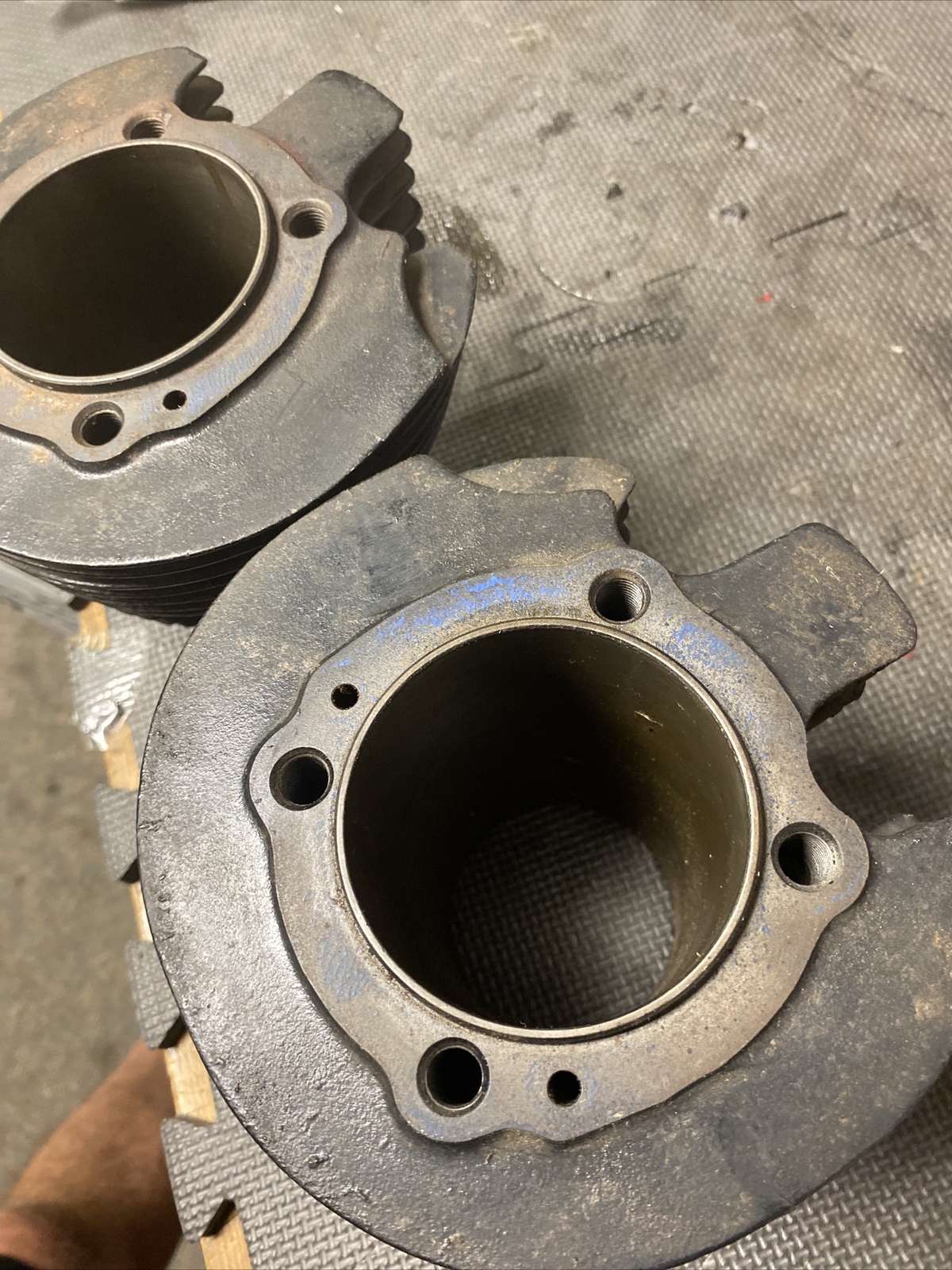 HARLEY IRONHEAD SPORTSTER 900cc Cylinders 16561-57 16581-57 Pistons ...