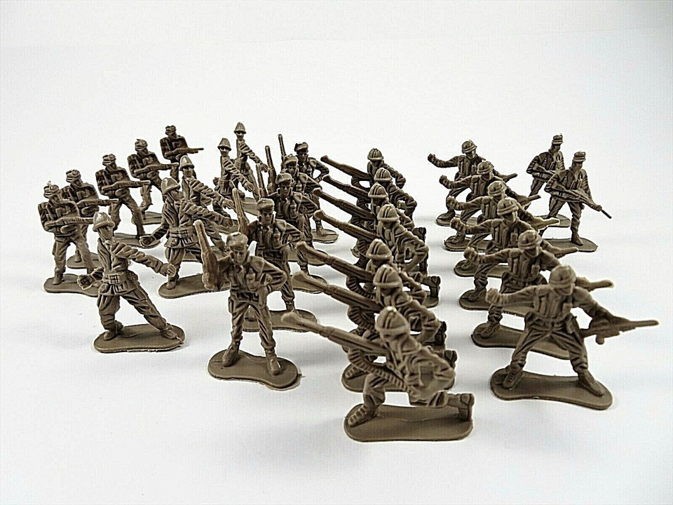 Brown Army Men Toy Plastic Soldiers Miniature Figures Lot Of 30 Pieces ...