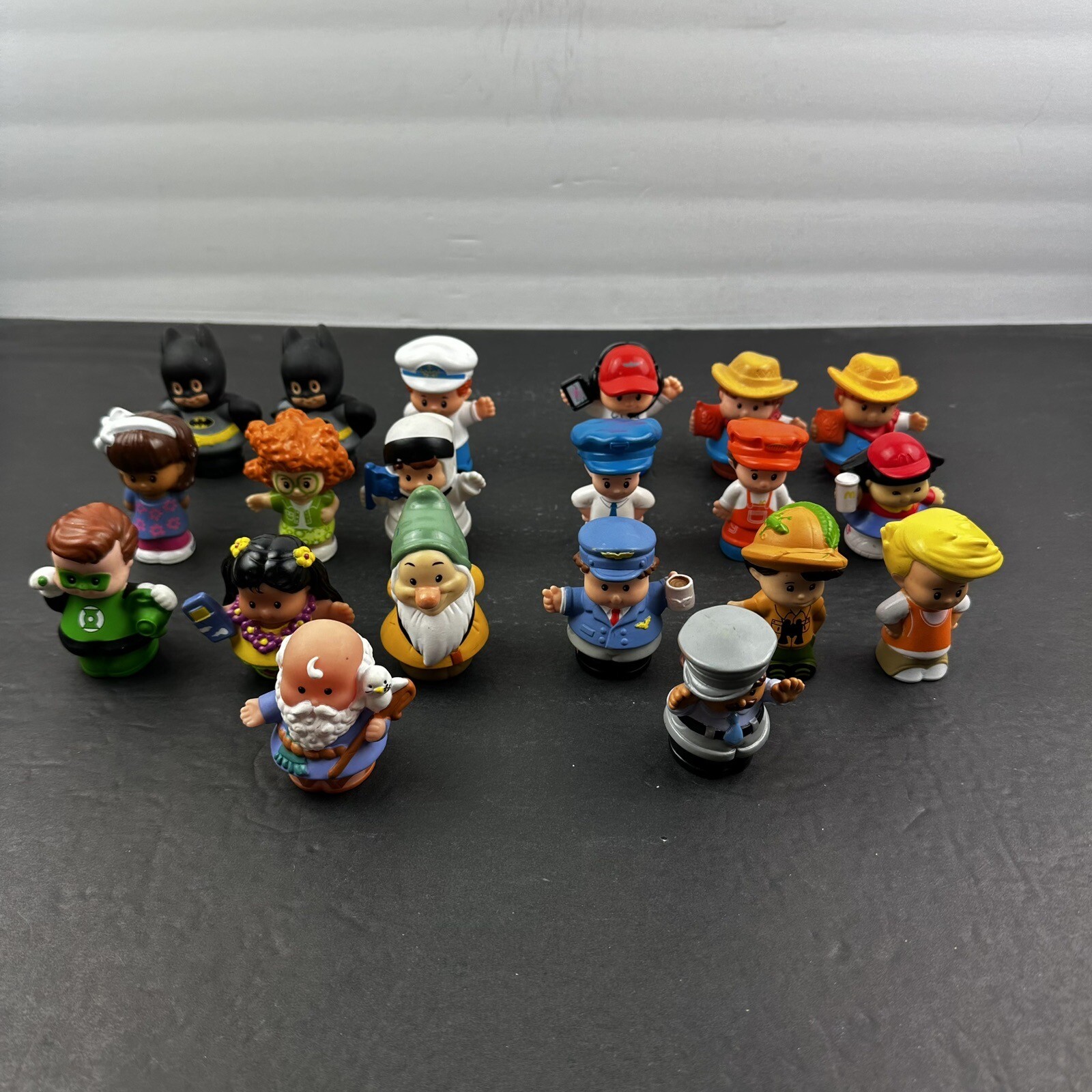 Fisher Price Little People Lot of 20- Batman Green Lantern Dwarf ...