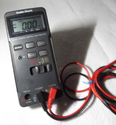 VTG. RADIO SHACK AUTO-RANGE DIGITAL MULTIMETER WITH LEADS "WORKS GREAT ...