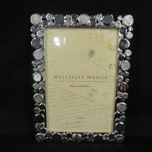Wellesley Manor Metal Photo Frame Silver tone Holds 4x6 picture ...
