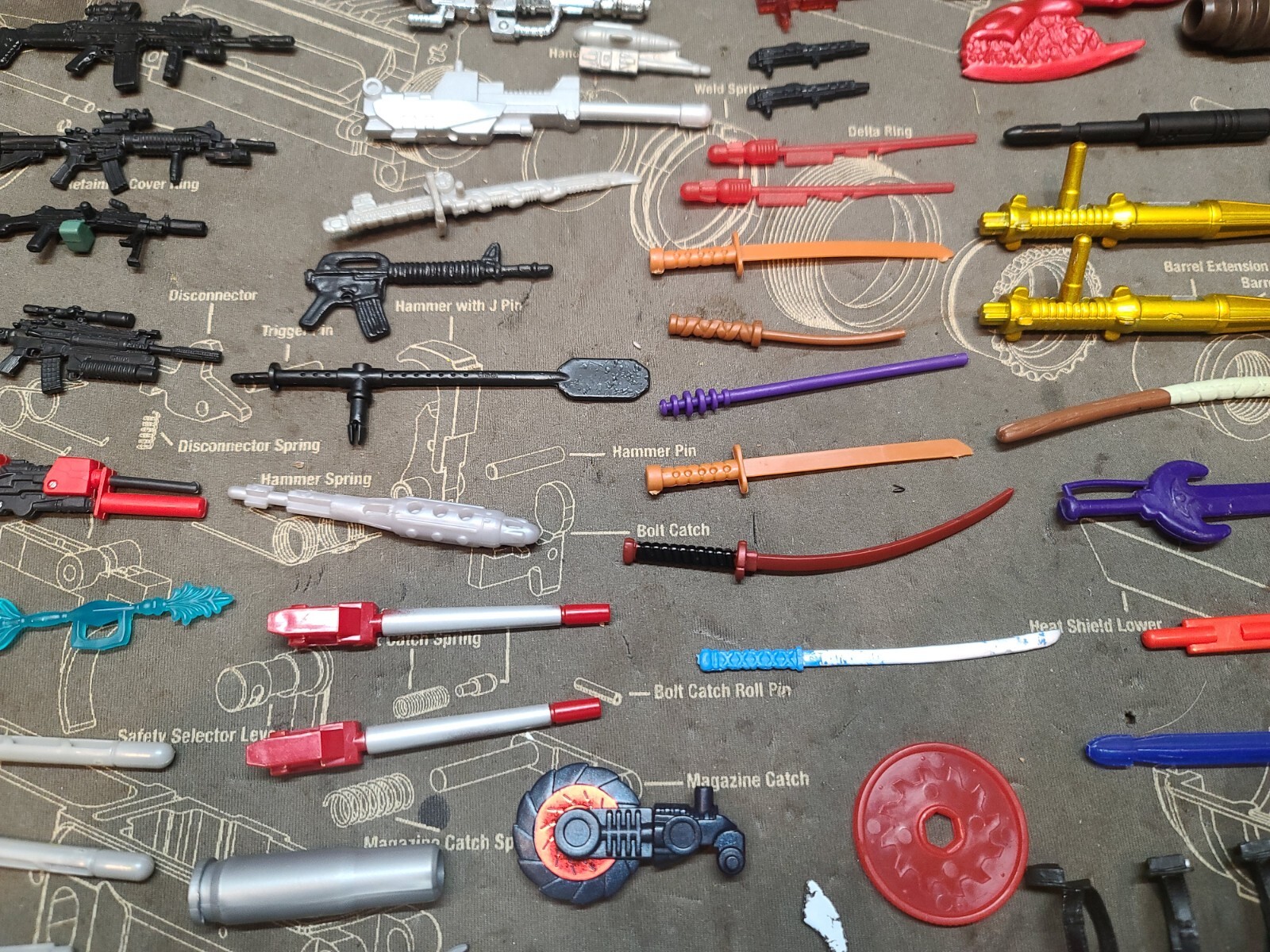 LOT OF 90 Vintage Action Figure STAR WARS, GI Guns Missiles Weapons 80s ...
