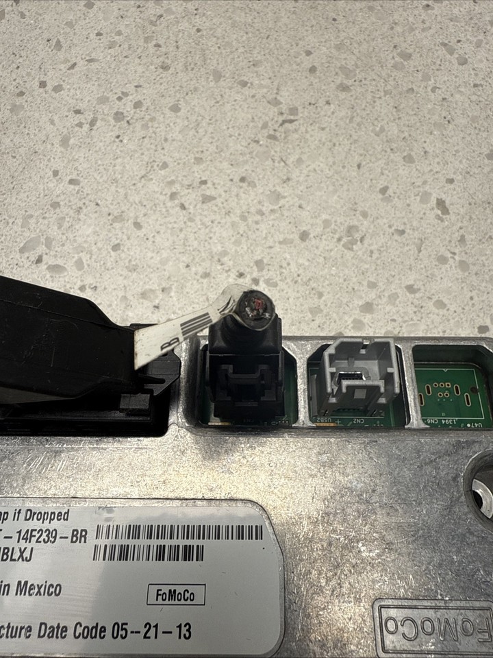 2013-2016 Ford Taurus Information Display Screen W/ Module DG1T14F239BR ...