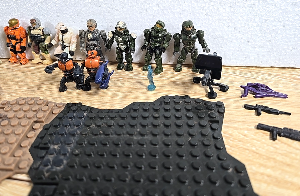 Halo Call of Duty Mega Bloks Mega Construx Mini Figures Base Plates ...