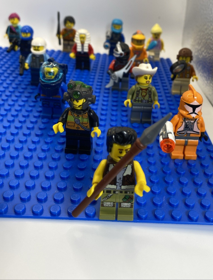 LEGO Lot Of 24 Mixed Minifigures From Star Wars, Ninjago, Next, City ...