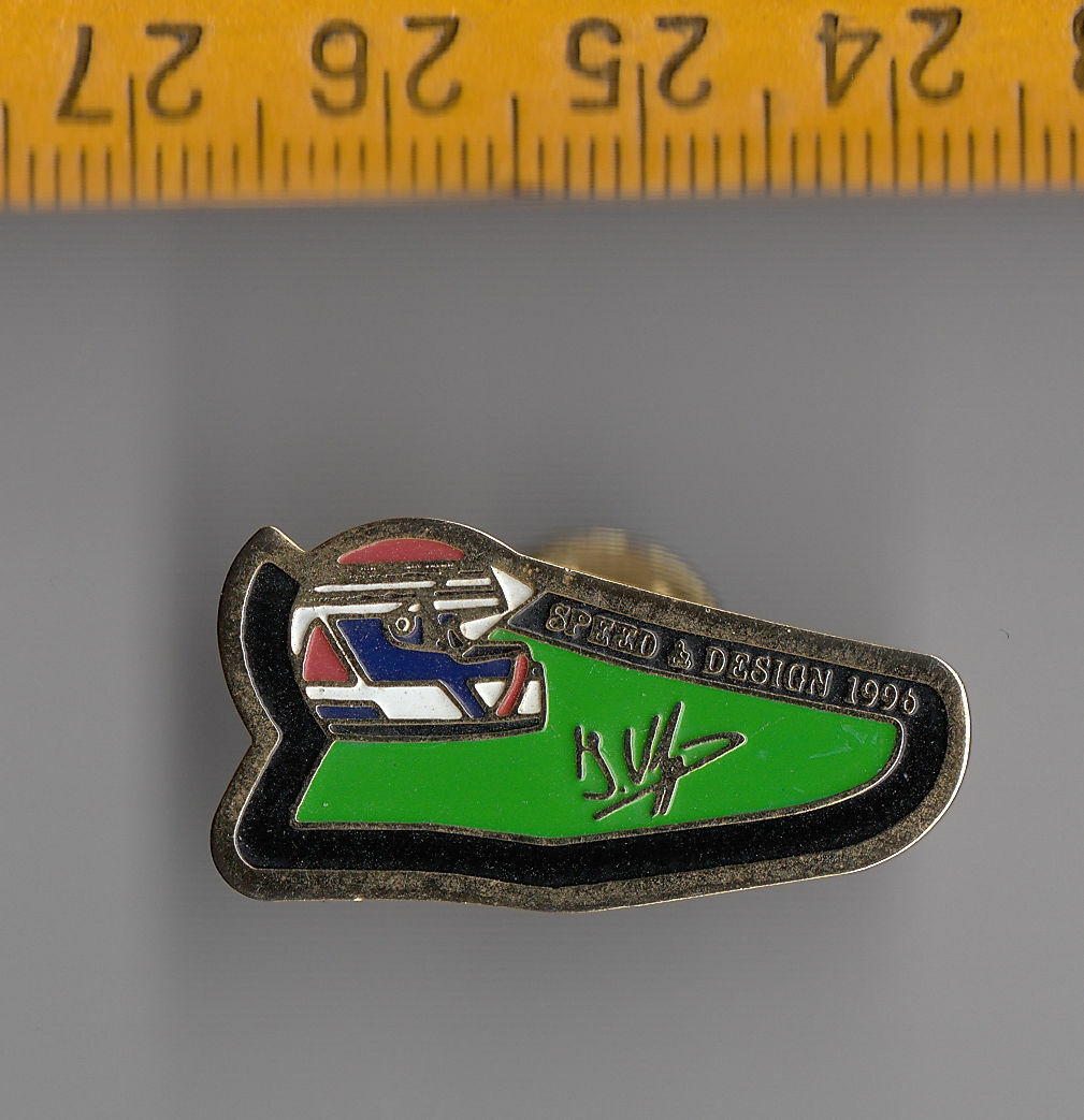 FORMULA ONE 1 pin badges Helmet Car Racing | eBay