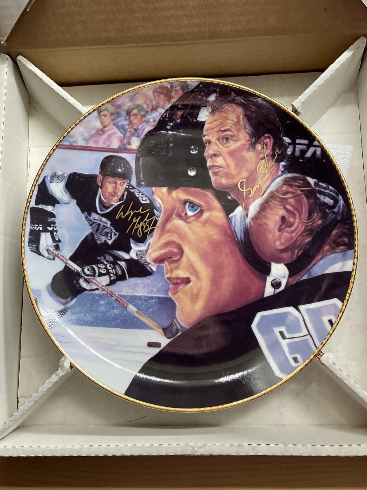 Wayne Gretzky | Autographed Hockey Memorabilia & NHL Merchandise