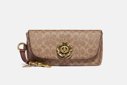 🔥NWT COACH TEA ROSE Khaki Signature Canvas Leather Strap Turnlock ...