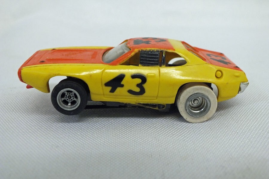 Vintage AFX 1971 Plymouth Road Runner Slot Car Orange Yellow 43 | eBay