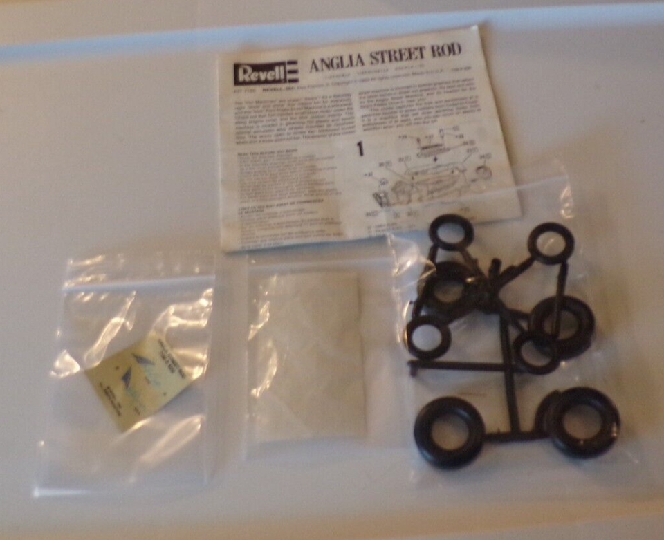 REVELL ANGLIA STREET ROD SKIP'S FIESTA DRIVE-IN MODEL KIT 1/25 SCALE ...