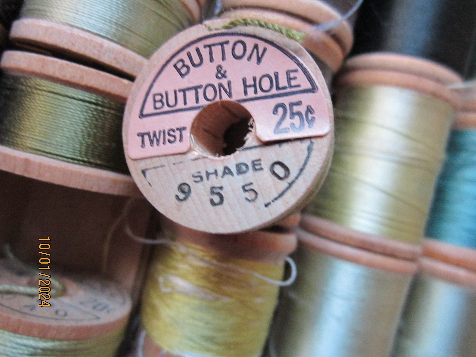 Richardson Silk Vintage Thread Box Set 85 Spools: Sewing & Buttonhole ...