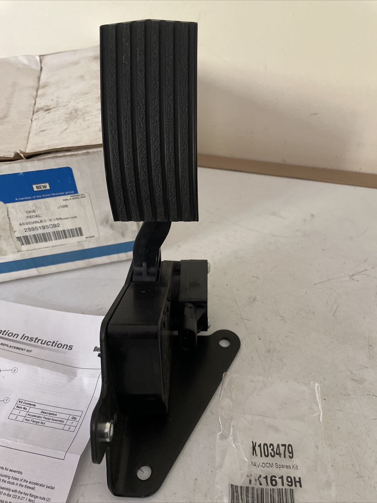 Bendix Throttle Fuel Accelerator Pedal W/sensor 2595195C92 ...