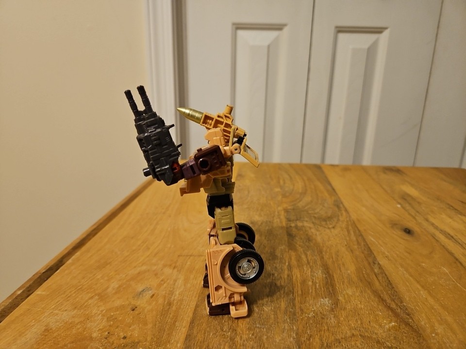 Transformers Legacy Evolution Deluxe Class Detritus | eBay