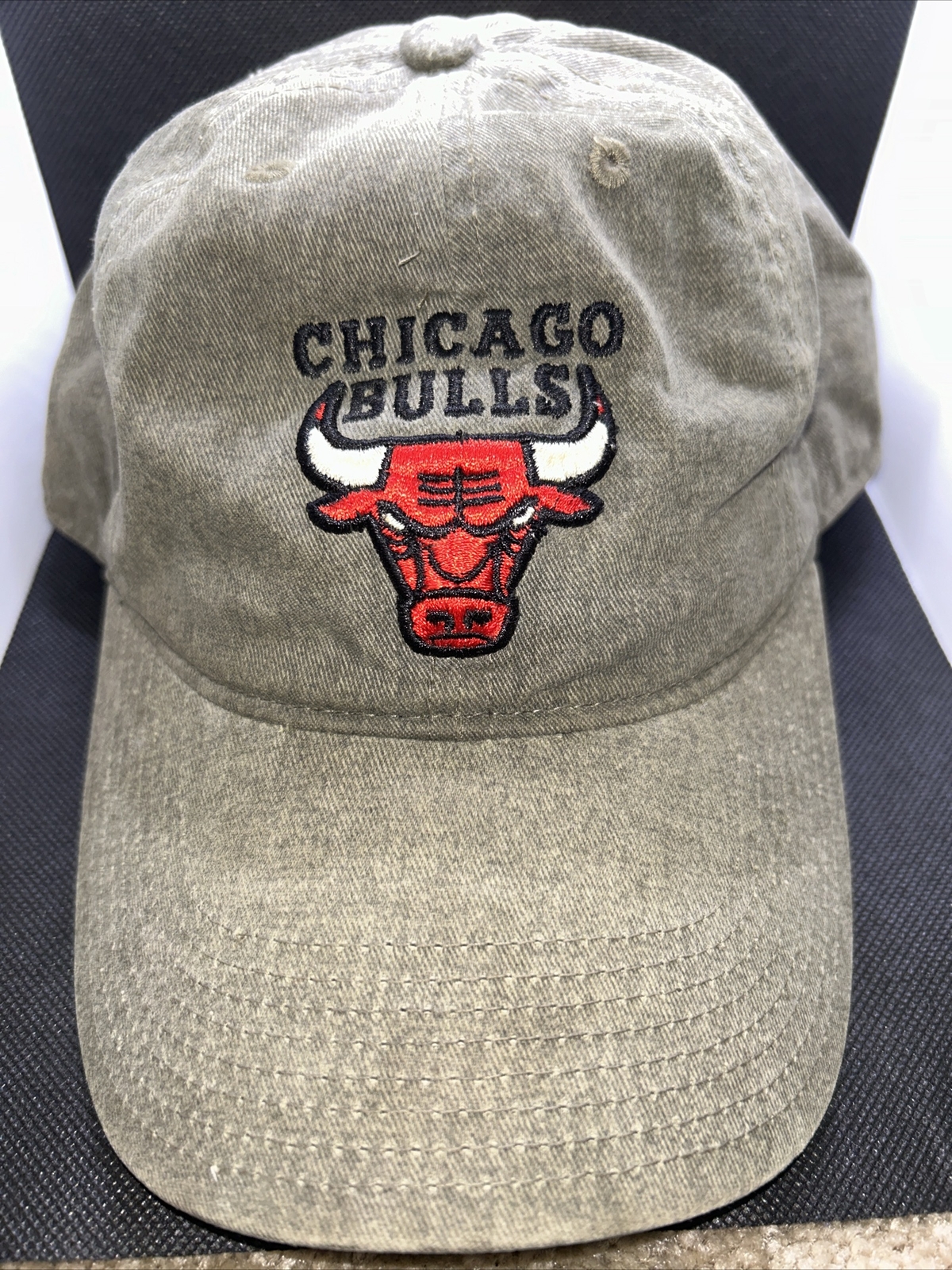 Chicago Bulls Mitchell & Ness - Adjustable Dad Hat Dark Nostalgia Co ...