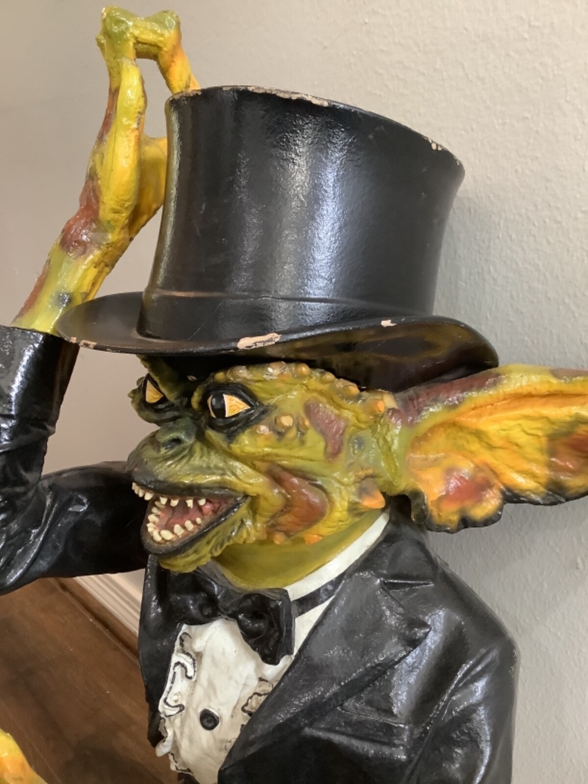 Fiberglass life size Gremlins Mohawk Warner Bros store display Prop ...