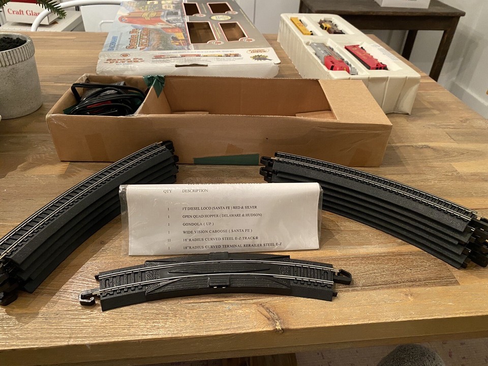 Bachmann HO Scale Santa Fe Flyer Train Set W/ Track Controller # 00647 ...