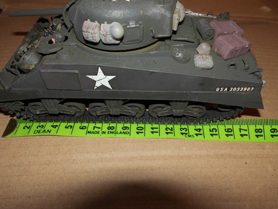 READY BUILD AMERICAN TANK WITH FIGURE U.S.A. 3033434 X,S 2 UNKNOWN ...