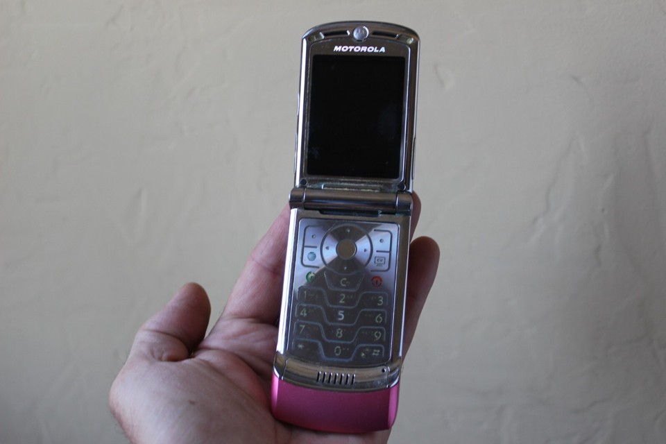 Motorola RAZR V3 - Pink and Silver ( A T&T) Very Rare Flip Phone LOOKS ...