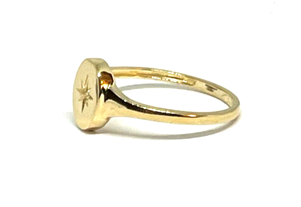 10KT SOLID GOLD FLAT SIGNET STYLE W/CZ RING! .....SIZE 7 - FREE ...