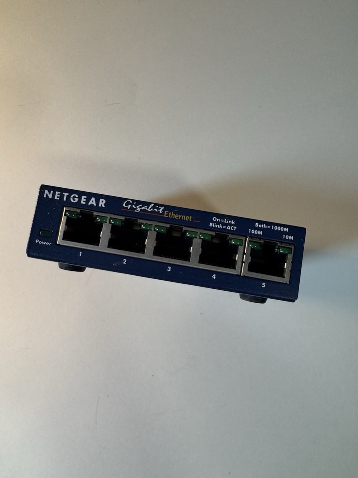 Netgear GS105 5-Port Gigabit Ethernet Switch Unmanaged No AC Adapter ...