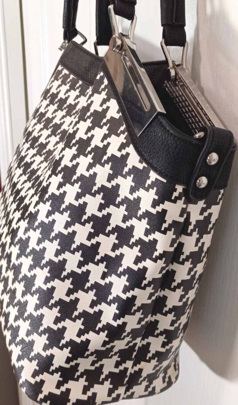 Black Rivet New Shoulder or handheld Black / White Handbag medium ...
