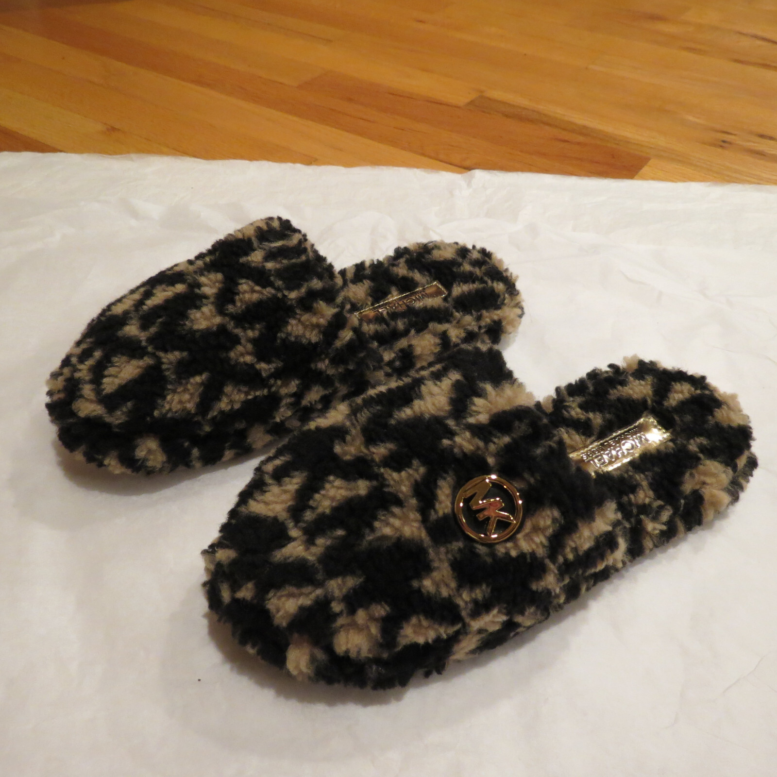 Michael Kors Alexis Closed Toe MK Jacquard Faux Sherpa Slippers 7 ...