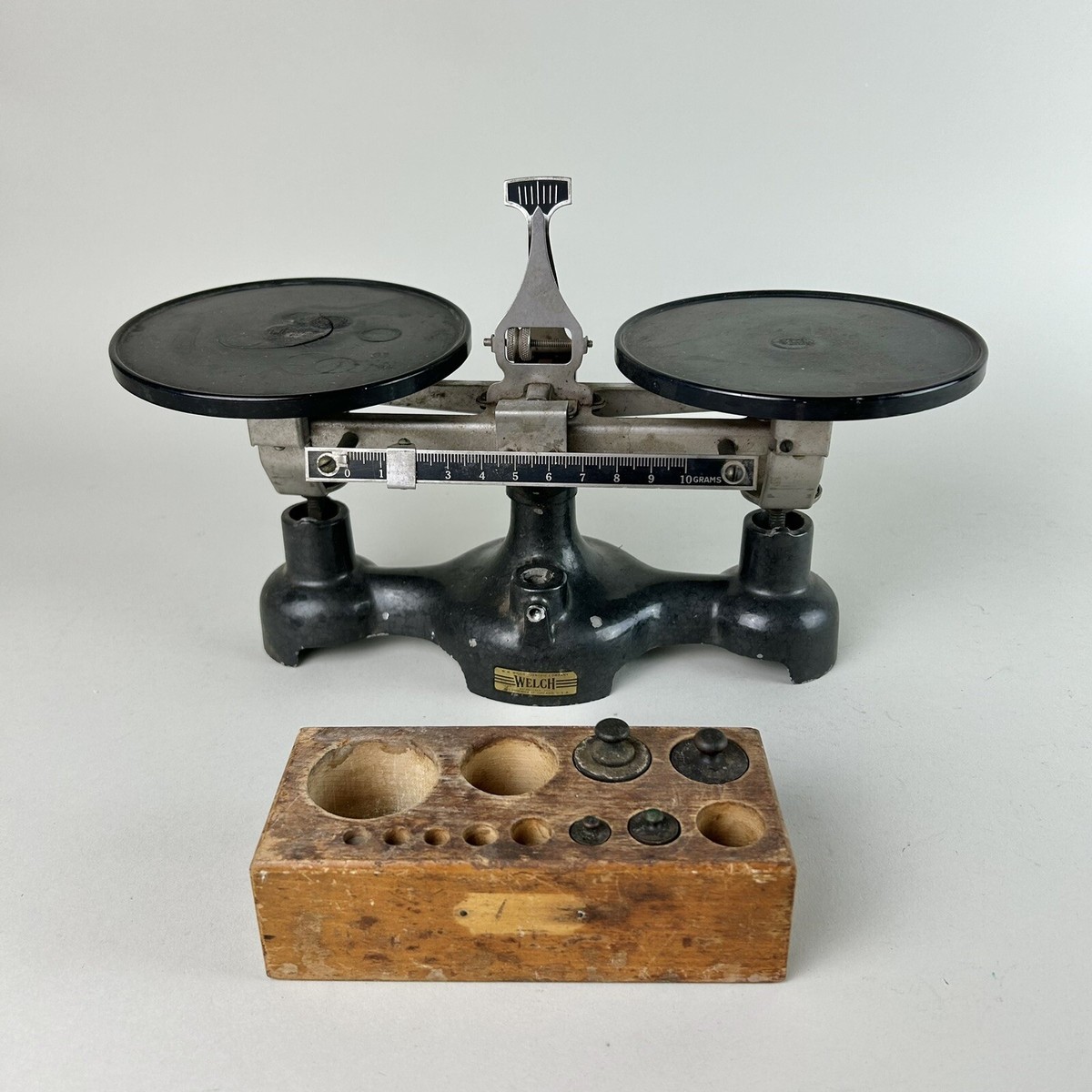 What Is A Doublepan Balance Scale Sciencing