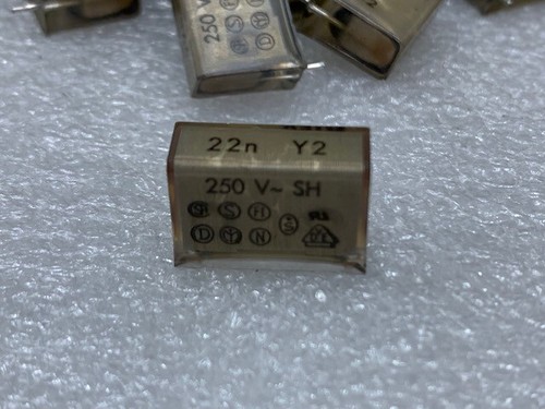 Evox Rifa Capacitor PME271E 40/110/56/B 250VAC 220n X1 New - Lot of 100 ...