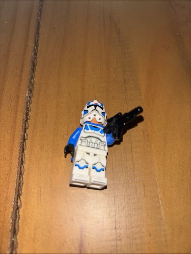 LEGO Clone Trooper Minifigure Star Wars 75280 With Jetpack And Blaster ...
