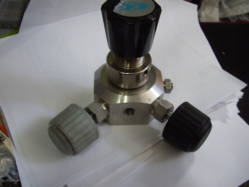 TESCOM EMERSON controller D45450-SM-S-2 /#G P0RS 3232 | eBay