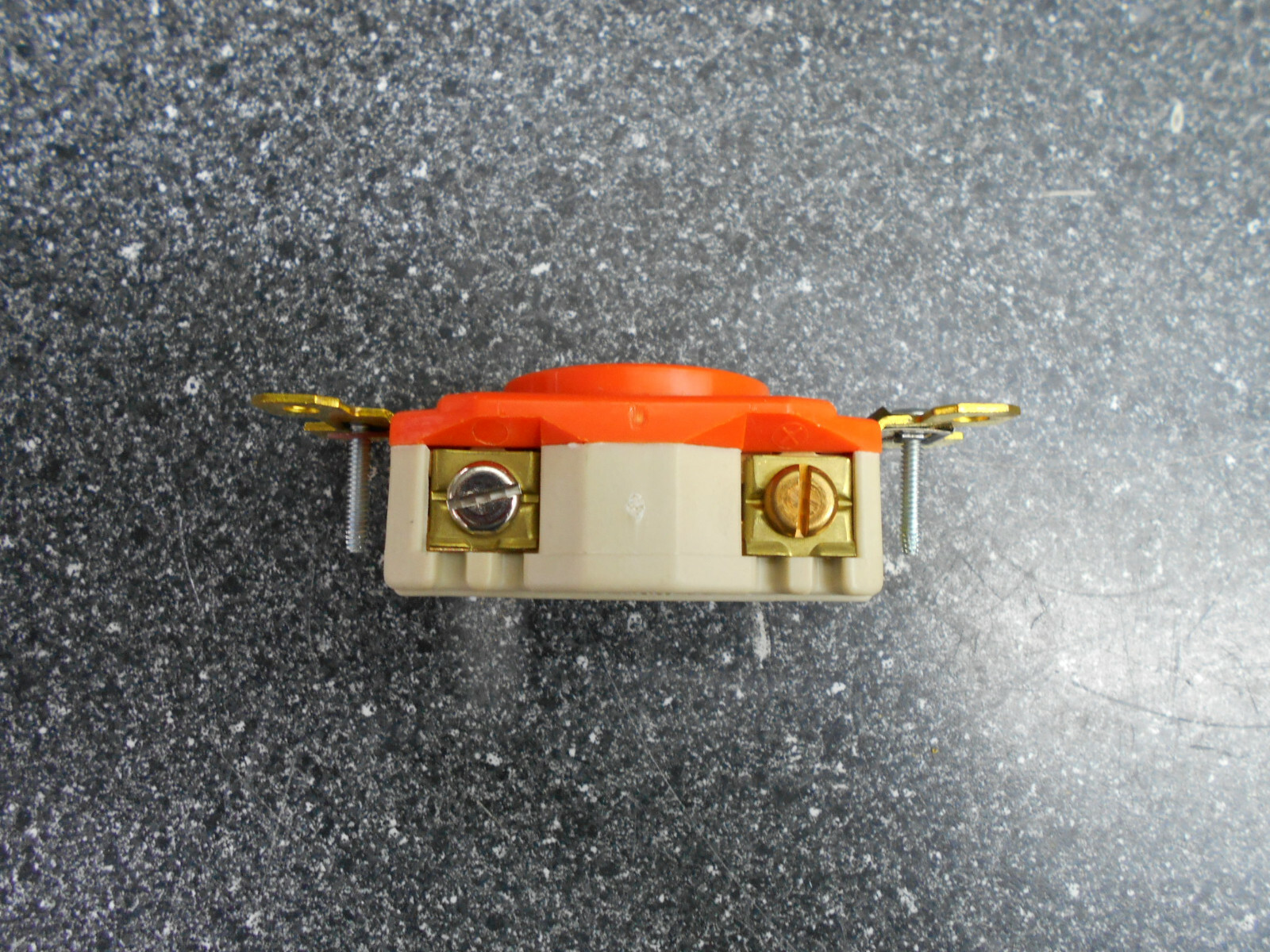 LOT OF 3 HUBBELL IG2410 TWIST-LOCK RECEPTACLE 3P 4W ISO GROUND 20A 125 ...