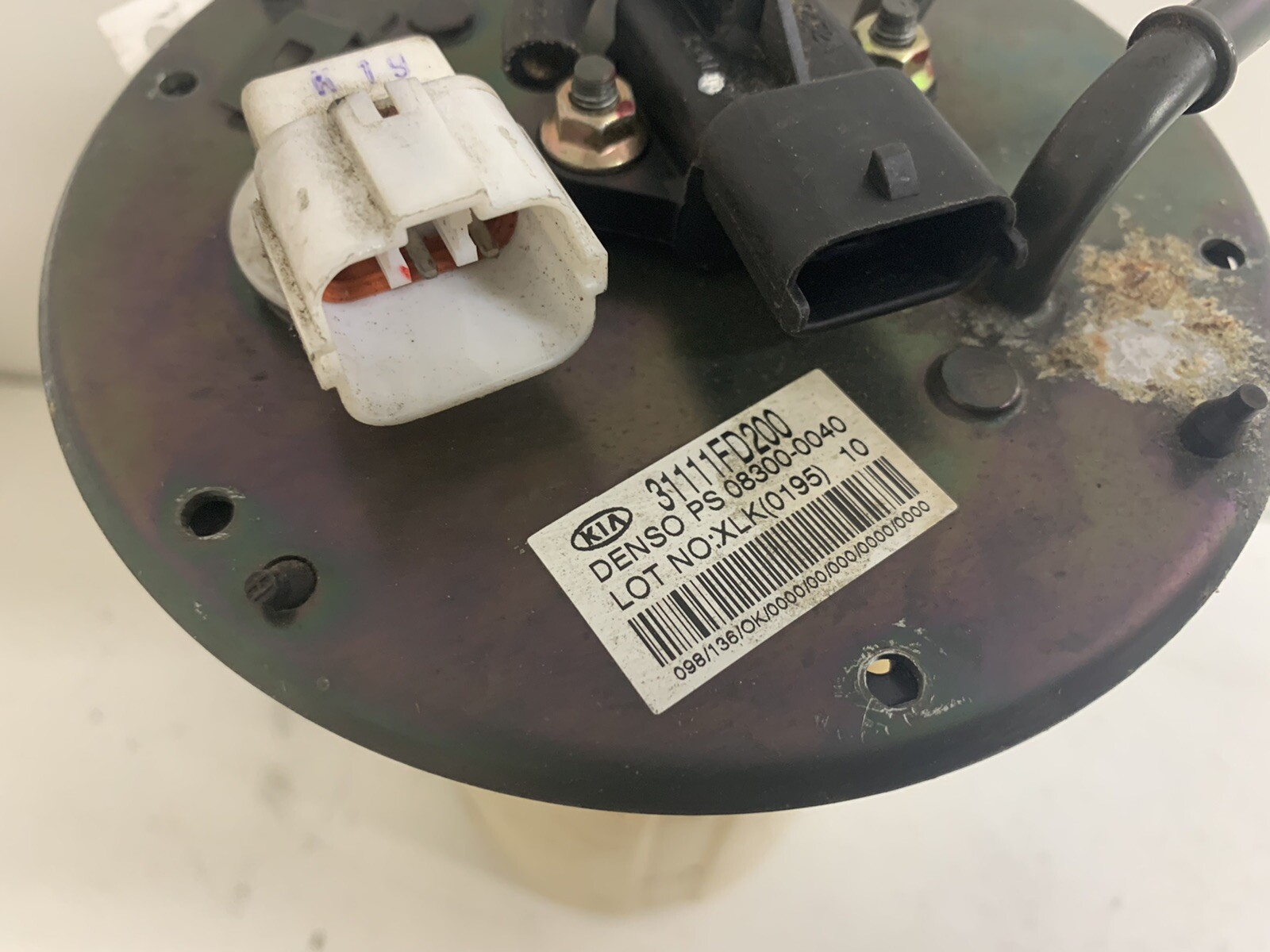 2003 Kia Rio Fuel Pump w Sending Unit & Bracket Float 31111-FD200 Oem ...